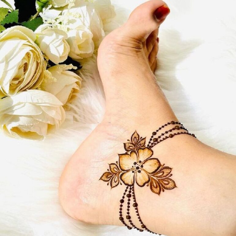 50+ Simple Mehndi Designs For All Occasions | Fashion Goalz